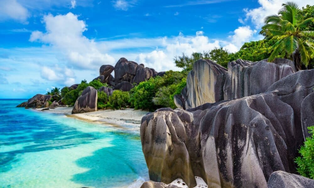 Seychelles and cheap flights? We have also tips for accommodation and ...